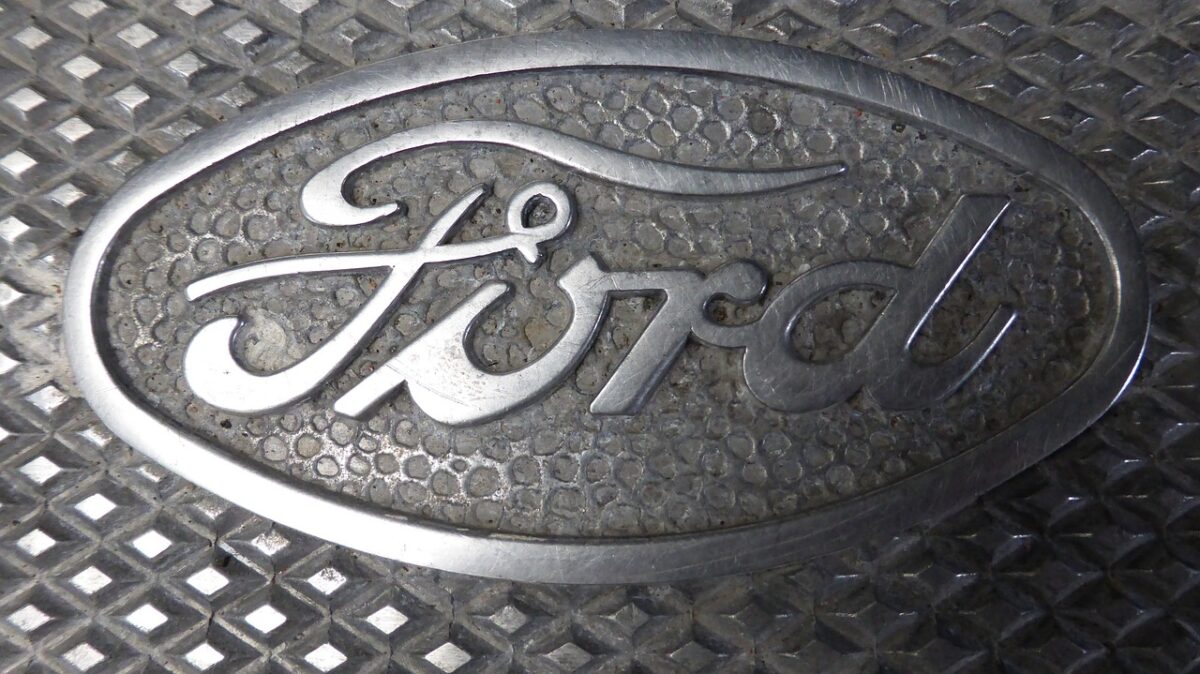 Ford Trucks Unveils First Fuel Cell Lorry for Zero-Emission Haulage ...